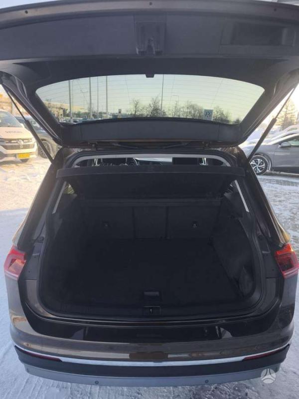 Brown Volkswagen Tiguan 2017 in Siauliai, with an engine capacity of 1.40 L and mileage of 147 thousand km for 18900 €, photo 11 on AUTOMOTO.COM.LV