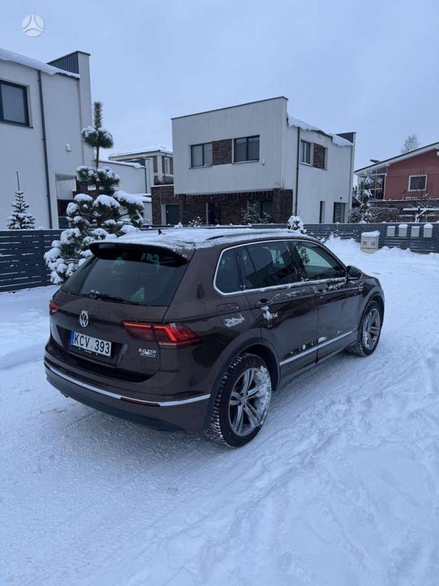 Brown Volkswagen Tiguan 2017 in Vilnius, with an engine capacity of 1.97 L and mileage of 166 thousand km for 20888 €, photo 6 on AUTOMOTO.COM.LV