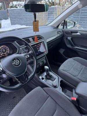Brown Volkswagen Tiguan 2017 in Vilnius, with an engine capacity of 1.97 L and mileage of 166 thousand km for 20888 €, photo 8 on AUTOMOTO.COM.LV