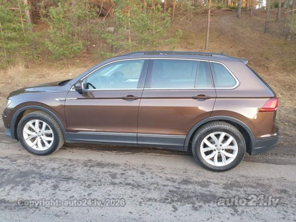 Brūns Volkswagen Tiguan 2017 Tallina, ar dzinēja tilpumu 1.40 L un nobraukumu 137 tūkst. km par 16900 €, foto 4 vietnē AUTOMOTO.COM.LV