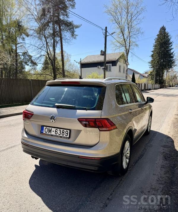 Brown Volkswagen Tiguan 2017 in Riga, with an engine capacity of 2.00 L and mileage of 66 thousand km for 17800 €, photo 4 on AUTOMOTO.COM.LV