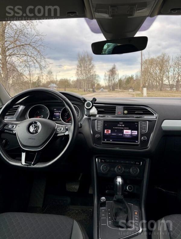 Brown Volkswagen Tiguan 2017 in Riga, with an engine capacity of 2.00 L and mileage of 66 thousand km for 17800 €, photo 6 on AUTOMOTO.COM.LV