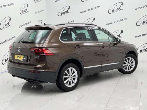 Brown Volkswagen Tiguan 2017 in Vilnius, with an engine capacity of 1.98 L and mileage of 158 thousand km for 16700 €, photo 3 on AUTOMOTO.COM.LV