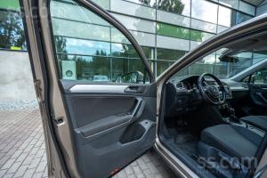 Brūns Volkswagen Tiguan 2017 Rīga, ar dzinēja tilpumu 1.40 L un nobraukumu 187 tūkst. km par 13900 €, foto 13 vietnē AUTOMOTO.COM.LV