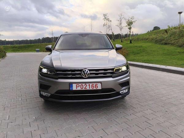 Brown Volkswagen Tiguan 2017 in Vilnius, with an engine capacity of 1.97 L and mileage of 324 thousand km for 12490 €, photo 3 on AUTOMOTO.COM.LV