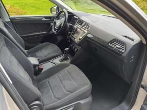 Brown Volkswagen Tiguan 2017 in Vilnius, with an engine capacity of 1.97 L and mileage of 324 thousand km for 12490 €, photo 9 on AUTOMOTO.COM.LV