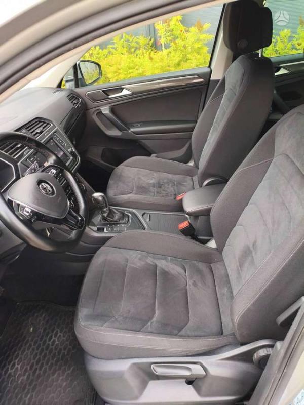 Brown Volkswagen Tiguan 2017 in Vilnius, with an engine capacity of 1.97 L and mileage of 324 thousand km for 12490 €, photo 10 on AUTOMOTO.COM.LV