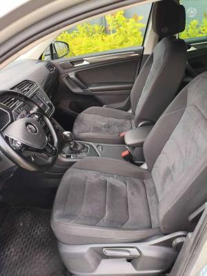 Brown Volkswagen Tiguan 2017 in Vilnius, with an engine capacity of 1.97 L and mileage of 324 thousand km for 12490 €, photo 10 on AUTOMOTO.COM.LV