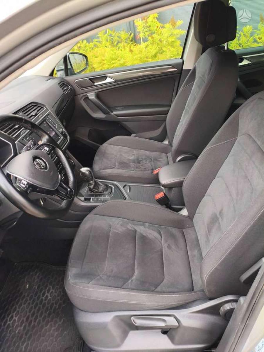 Brown Volkswagen Tiguan 2017 in Vilnius, with an engine capacity of 1.97 L and mileage of 324 thousand km for 12490 €, photo 10 on AUTOMOTO.COM.LV