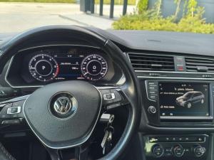 Brown Volkswagen Tiguan 2017 in Vilnius, with an engine capacity of 1.97 L and mileage of 324 thousand km for 12490 €, photo 11 on AUTOMOTO.COM.LV