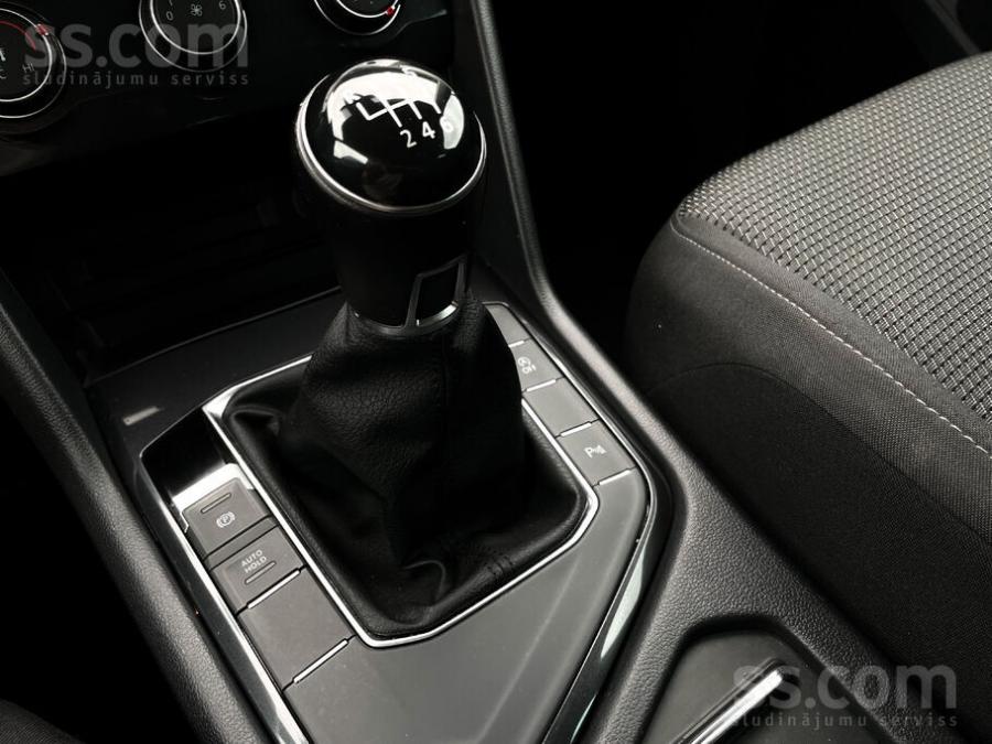 Brūns Volkswagen Tiguan 2017 Jelgava, ar dzinēja tilpumu 1.40 L un nobraukumu 199 tūkst. km par 11996 €, foto 12 vietnē AUTOMOTO.COM.LV