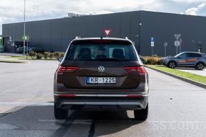 Brown Volkswagen Tiguan 2017 in Riga, with an engine capacity of 2.00 L and mileage of 197 thousand km for 15950 €, photo 5 on AUTOMOTO.COM.LV