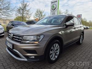 Brūns Volkswagen Tiguan 2018 Liepāja, ar dzinēja tilpumu 2.00 L un nobraukumu 113 tūkst. km par 15750 €, foto  vietnē AUTOMOTO.COM.LV