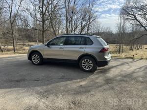 Brown Volkswagen Tiguan 2018 in Madona, with an engine capacity of 2.00 L and mileage of 142 thousand km for 15000 €, photo  on AUTOMOTO.COM.LV