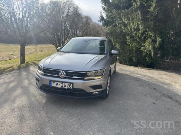 Brown Volkswagen Tiguan 2018 in Madona, with an engine capacity of 2.00 L and mileage of 142 thousand km for 15000 €, photo 3 on AUTOMOTO.COM.LV