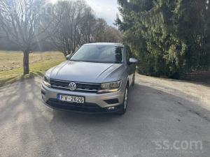 Brown Volkswagen Tiguan 2018 in Madona, with an engine capacity of 2.00 L and mileage of 142 thousand km for 15000 €, photo 4 on AUTOMOTO.COM.LV