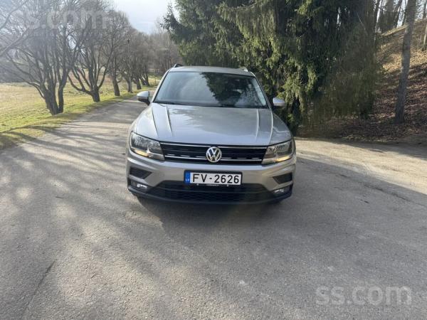Brown Volkswagen Tiguan 2018 in Madona, with an engine capacity of 2.00 L and mileage of 142 thousand km for 15000 €, photo 4 on AUTOMOTO.COM.LV