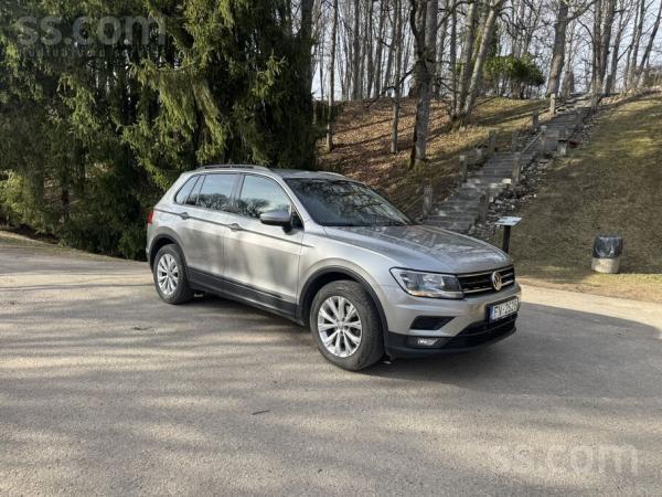 Brown Volkswagen Tiguan 2018 in Madona, with an engine capacity of 2.00 L and mileage of 142 thousand km for 15000 €, photo 5 on AUTOMOTO.COM.LV