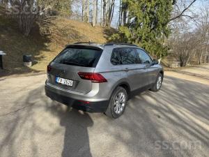 Brown Volkswagen Tiguan 2018 in Madona, with an engine capacity of 2.00 L and mileage of 142 thousand km for 15000 €, photo 8 on AUTOMOTO.COM.LV