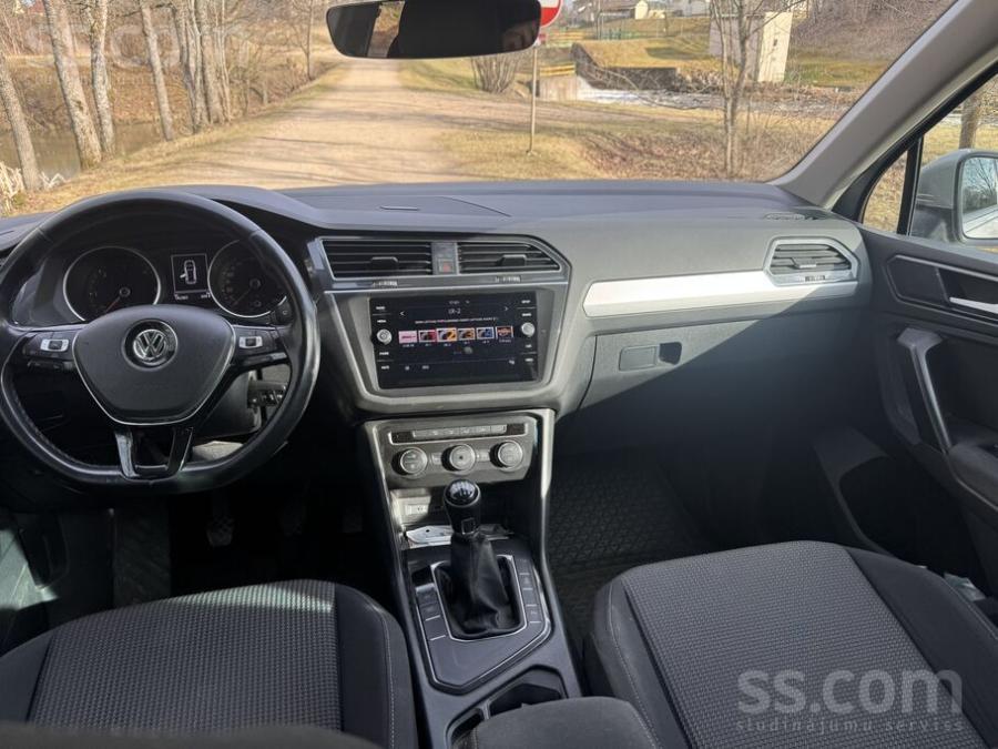 Brown Volkswagen Tiguan 2018 in Madona, with an engine capacity of 2.00 L and mileage of 142 thousand km for 15000 €, photo 10 on AUTOMOTO.COM.LV