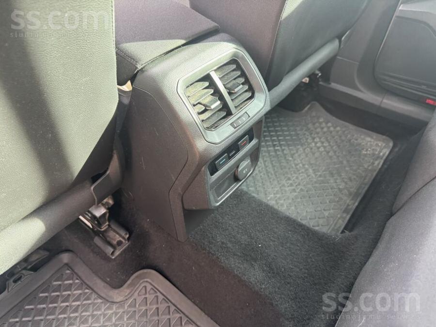 Brown Volkswagen Tiguan 2018 in Madona, with an engine capacity of 2.00 L and mileage of 142 thousand km for 15000 €, photo 11 on AUTOMOTO.COM.LV