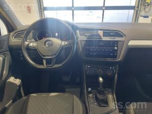 Brūns Volkswagen Tiguan 2018 Rīga, ar dzinēja tilpumu 2.00 L un nobraukumu 151 tūkst. km par 16690 €, foto 7 vietnē AUTOMOTO.COM.LV