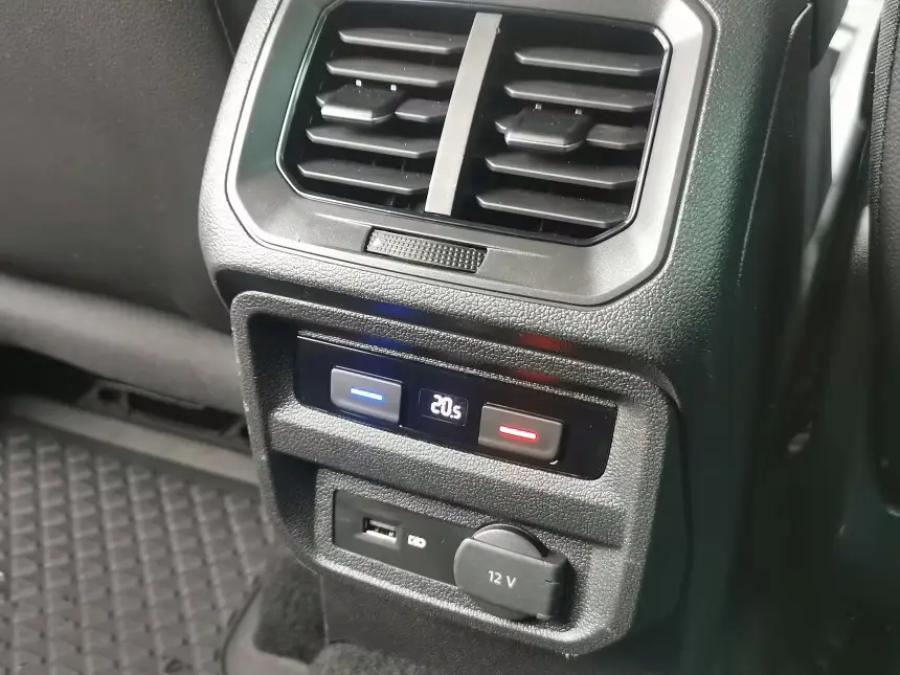 Brown Volkswagen Tiguan 2018 in Kuldiga, with an engine capacity of 2.00 L and mileage of 178 thousand km for 13895 €, photo 8 on AUTOMOTO.COM.LV