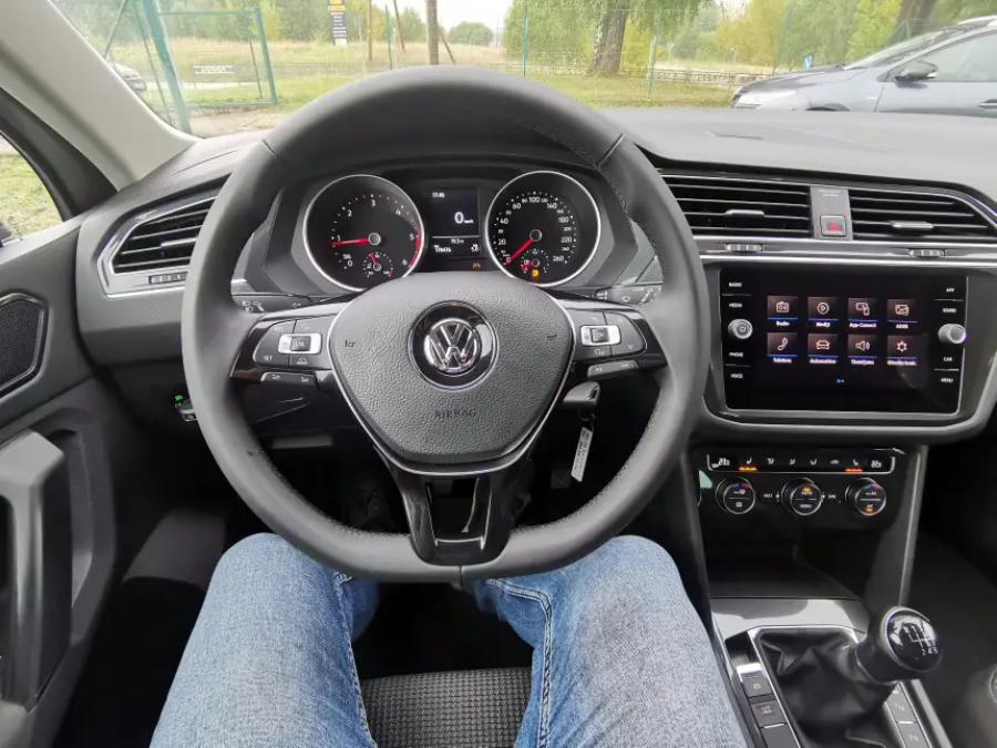 Brown Volkswagen Tiguan 2018 in Kuldiga, with an engine capacity of 2.00 L and mileage of 178 thousand km for 13895 €, photo 11 on AUTOMOTO.COM.LV