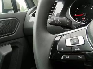 Brown Volkswagen Tiguan 2018 in Kuldiga, with an engine capacity of 2.00 L and mileage of 178 thousand km for 13895 €, photo 18 on AUTOMOTO.COM.LV