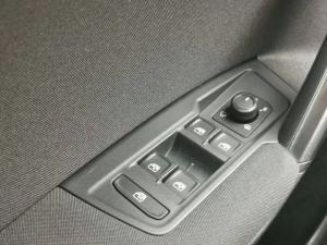 Brown Volkswagen Tiguan 2018 in Kuldiga, with an engine capacity of 2.00 L and mileage of 178 thousand km for 13895 €, photo 20 on AUTOMOTO.COM.LV