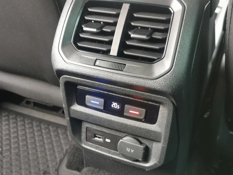 Brown Volkswagen Tiguan 2018 in Riga, with an engine capacity of 2.00 L and mileage of 178 thousand km for 13895 €, photo 8 on AUTOMOTO.COM.LV