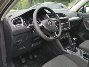 Brown Volkswagen Tiguan 2018 in Riga, with an engine capacity of 2.00 L and mileage of 178 thousand km for 13895 €, photo 9 on AUTOMOTO.COM.LV