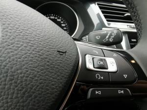 Brown Volkswagen Tiguan 2018 in Riga, with an engine capacity of 2.00 L and mileage of 178 thousand km for 13895 €, photo 17 on AUTOMOTO.COM.LV
