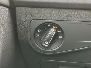 Brown Volkswagen Tiguan 2018 in Riga, with an engine capacity of 2.00 L and mileage of 178 thousand km for 13895 €, photo 19 on AUTOMOTO.COM.LV