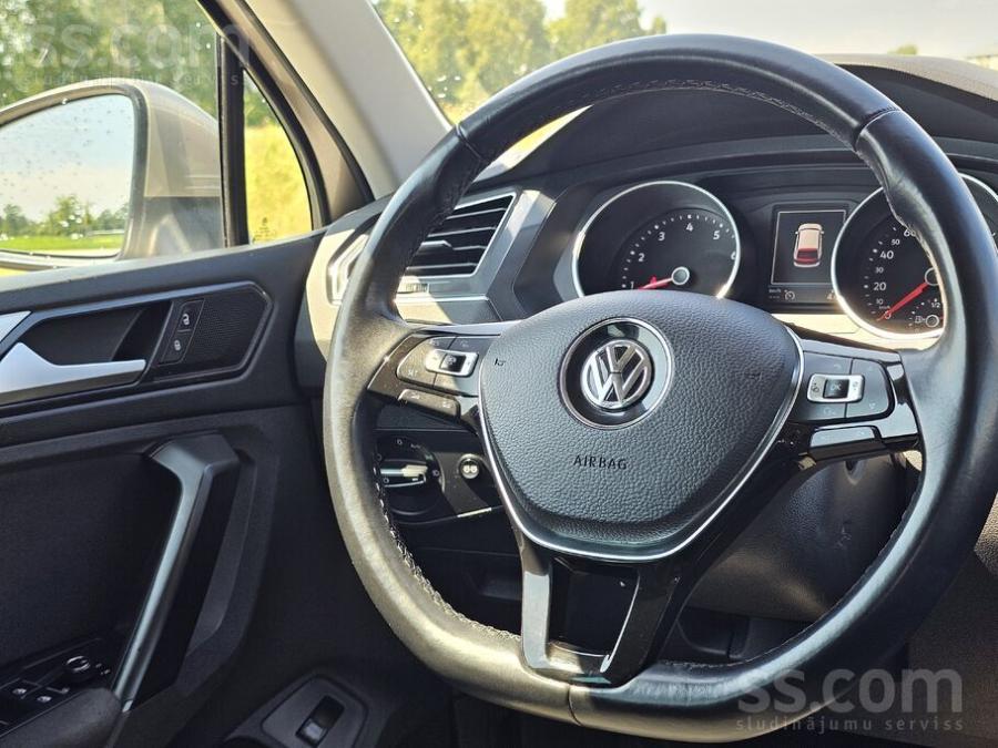 Brown Volkswagen Tiguan 2018 in Riga, with an engine capacity of 1.40 L and mileage of 321 thousand km for 11800 €, photo 27 on AUTOMOTO.COM.LV