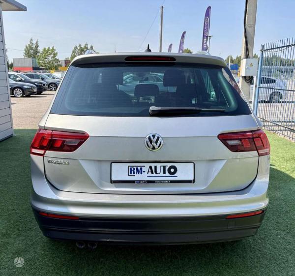 Brūns Volkswagen Tiguan 2018 Panevēža, ar dzinēja tilpumu 1.97 L un nobraukumu 156 tūkst. km par 16700 €, foto 6 vietnē AUTOMOTO.COM.LV