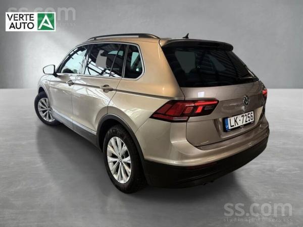 Brown Volkswagen Tiguan 2018 in Riga, with an engine capacity of 2.00 L and mileage of 152 thousand km for 16690 €, photo 6 on AUTOMOTO.COM.LV
