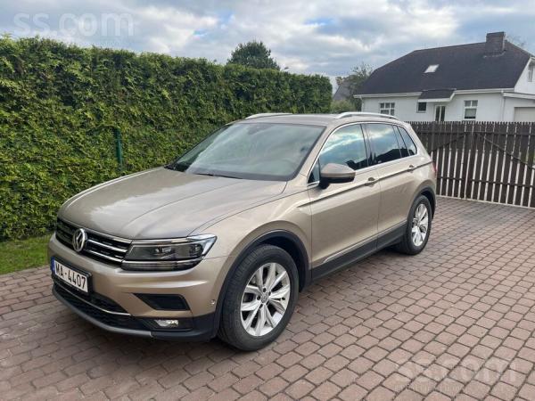 Brown Volkswagen Tiguan 2019 in Jelgava, with an engine capacity of 2.00 L and mileage of 120 thousand km for 18400 €, photo 2 on AUTOMOTO.COM.LV