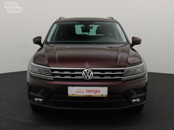 Brown Volkswagen Tiguan 2019 in Vilnius, with an engine capacity of 2.00 L and mileage of 159 thousand km for 20299 €, photo 3 on AUTOMOTO.COM.LV