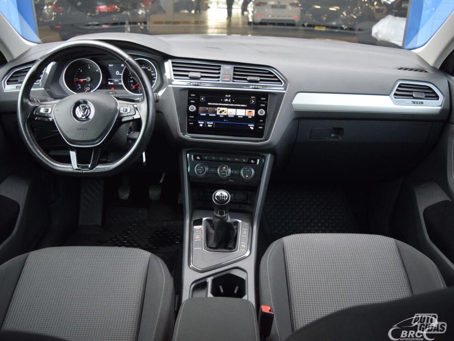 Brūns Volkswagen Tiguan 2019 Rīga, ar dzinēja tilpumu 2.00 L un nobraukumu 90 tūkst. km par 16900 €, foto 4 vietnē AUTOMOTO.COM.LV