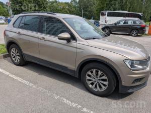 Brown Volkswagen Tiguan 2019 in Riga, with an engine capacity of 2.00 L and mileage of 166 thousand km for 15000 €, photo 4 on AUTOMOTO.COM.LV