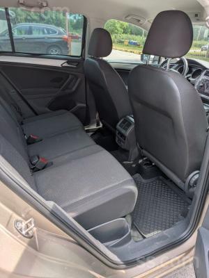 Brown Volkswagen Tiguan 2019 in Riga, with an engine capacity of 2.00 L and mileage of 166 thousand km for 15000 €, photo 9 on AUTOMOTO.COM.LV