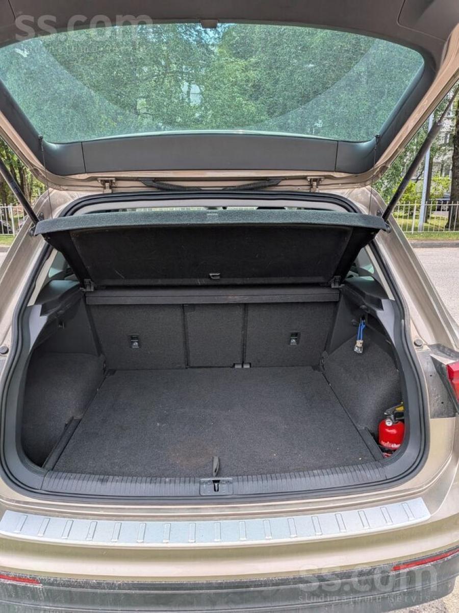 Brown Volkswagen Tiguan 2019 in Riga, with an engine capacity of 2.00 L and mileage of 166 thousand km for 15000 €, photo 11 on AUTOMOTO.COM.LV