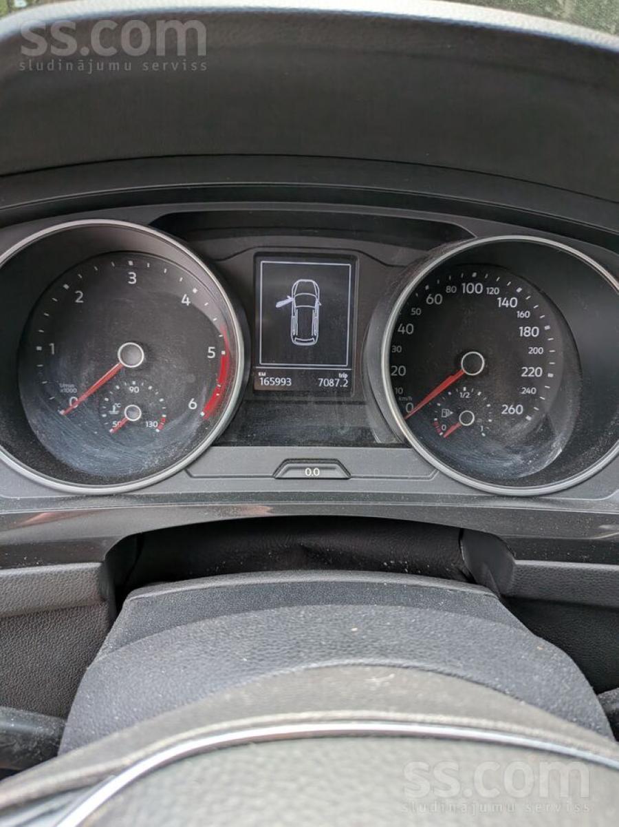 Brown Volkswagen Tiguan 2019 in Riga, with an engine capacity of 2.00 L and mileage of 166 thousand km for 15000 €, photo 12 on AUTOMOTO.COM.LV