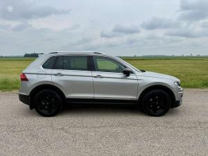 Brown Volkswagen Tiguan 2019 in Vilkaviskis, with an engine capacity of 1.97 L and mileage of 217 thousand km for 15900 €, photo 6 on AUTOMOTO.COM.LV