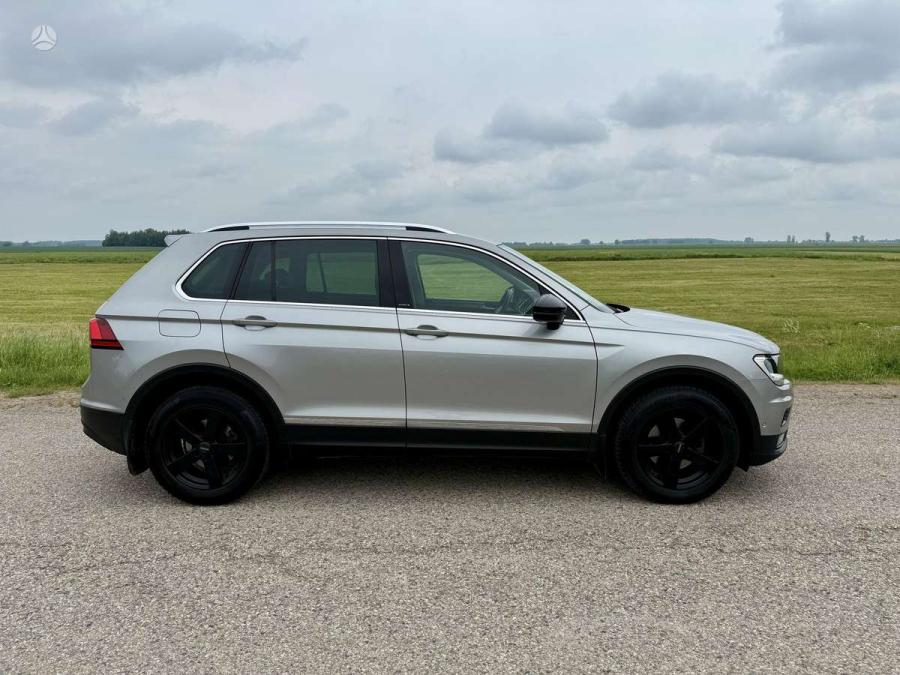 Brown Volkswagen Tiguan 2019 in Vilkaviskis, with an engine capacity of 1.97 L and mileage of 217 thousand km for 15900 €, photo 6 on AUTOMOTO.COM.LV