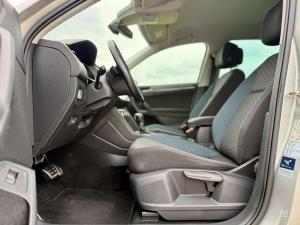 Brown Volkswagen Tiguan 2019 in Vilkaviskis, with an engine capacity of 1.97 L and mileage of 217 thousand km for 15900 €, photo 10 on AUTOMOTO.COM.LV