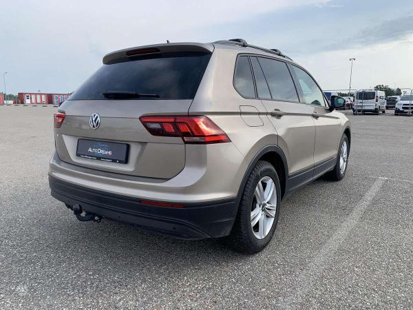 Brūns Volkswagen Tiguan 2019 Viļņa, ar dzinēja tilpumu 1.97 L un nobraukumu 103 tūkst. km par 16000 €, foto 5 vietnē AUTOMOTO.COM.LV
