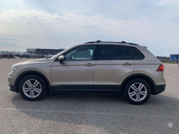 Brūns Volkswagen Tiguan 2019 Viļņa, ar dzinēja tilpumu 1.97 L un nobraukumu 103 tūkst. km par 16000 €, foto 8 vietnē AUTOMOTO.COM.LV