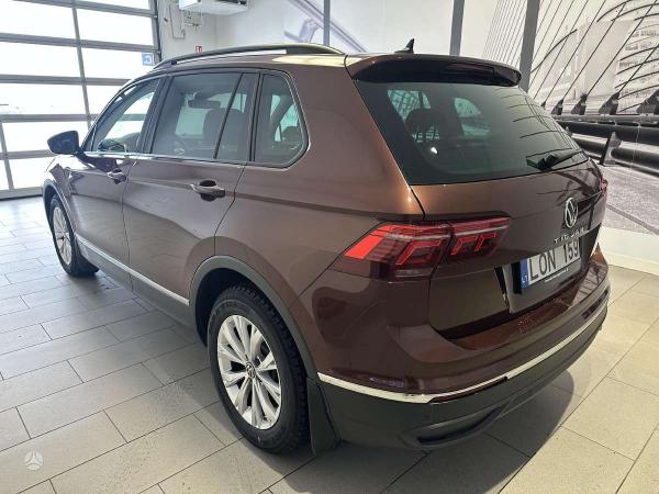 Brown Volkswagen Tiguan 2020 in Panevezys, with an engine capacity of 1.50 L and mileage of 91 thousand km for 22900 €, photo 9 on AUTOMOTO.COM.LV